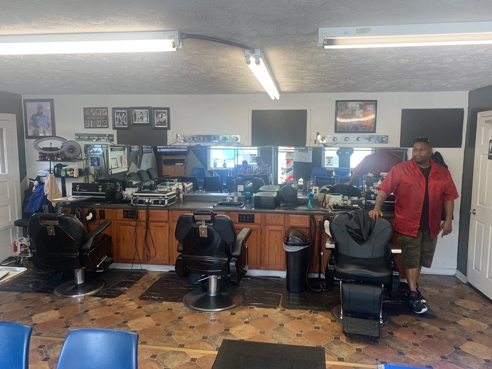 WHOLLY CUTS BARBER SHOP - Updated December 2025 - 10 Photos - 6127 ...