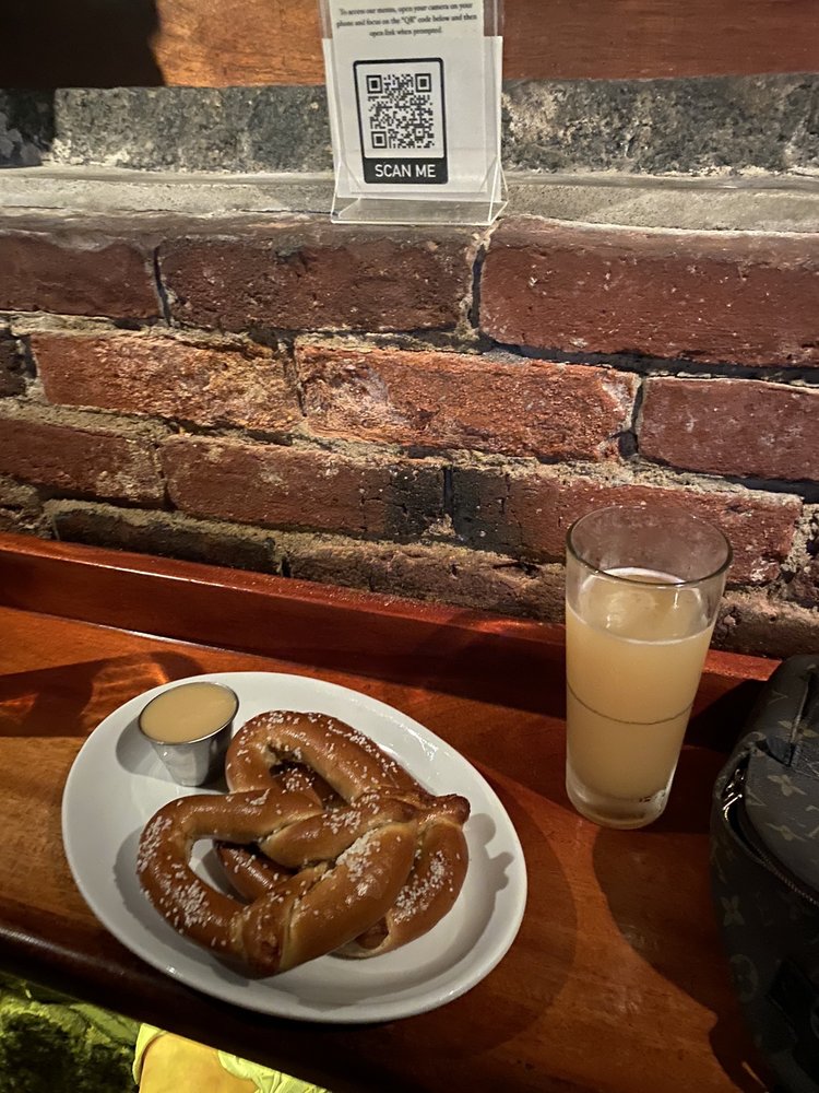 CORNER TAVERN - Updated June 2025 - 131 Photos & 331 Reviews - 421 ...