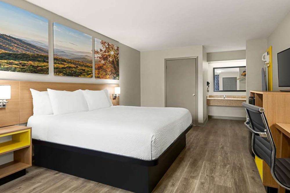 DAYS INN BY WYNDHAM FULTON - Updated December 2025 - 48 Photos - 1603 ...