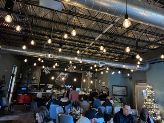 ROE. RAW OYSTER BAR & STEAK - 60 Photos & 47 Reviews - 588 E Main St ...