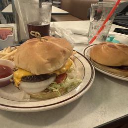 GOLD BURGER DINER - Updated November 2024 - 67 Photos & 70 Reviews ...