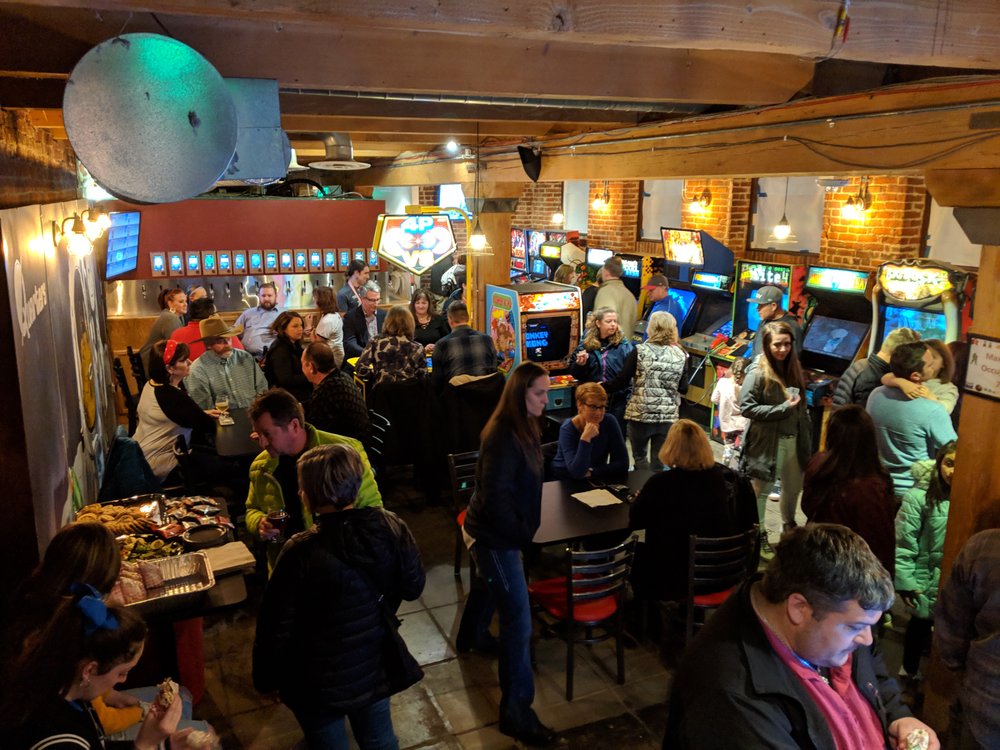 QUARTERS BAR+ARCADE - 76 Photos & 21 Reviews - Bars - 475 Main St ...