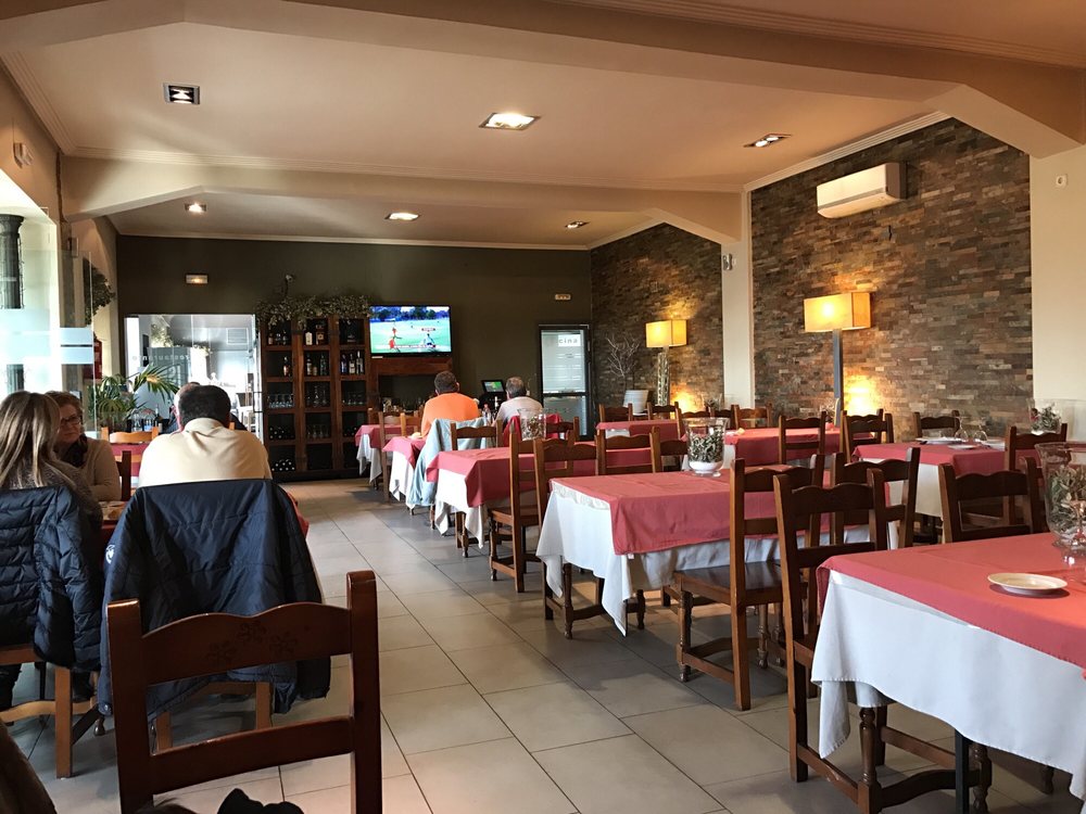 RESTAURANTE SAGA - Carretera N-IV, Km 171, Manzanares, A Coruña, Spain ...