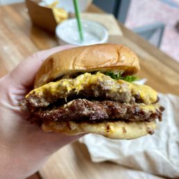 SHAKE SHACK DOWNTOWN CROSSING - Updated July 2025 - 74 Photos & 82 ...