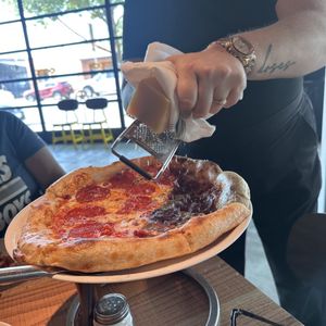 PIE TAP PIZZA WORKSHOP + BAR - 51 Photos & 49 Reviews - 1301 W Magnolia ...