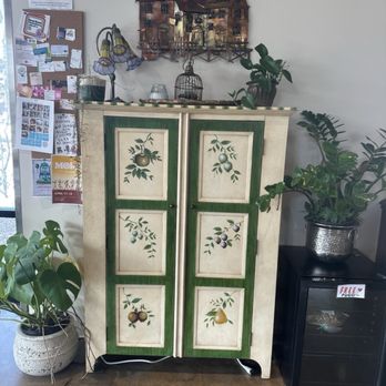 BORAGE - Updated June 2025 - 520 Photos & 142 Reviews - 1609 N Lynhurst ...