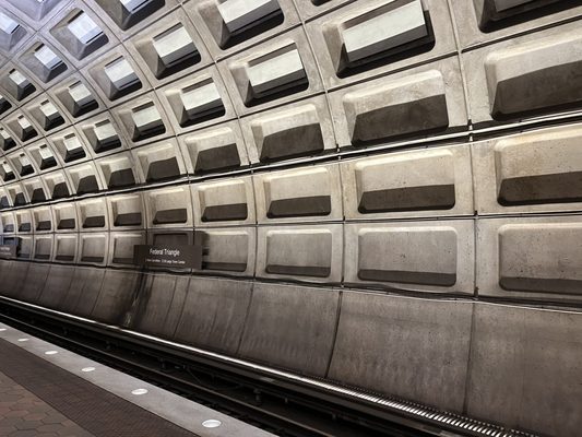 FEDERAL TRIANGLE METRO STATION - Updated December 2024 - 59 Photos & 28 ...
