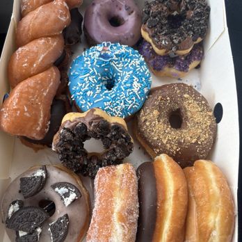 RANDY’S DONUTS - Updated July 2025 - 576 Photos & 416 Reviews - 8721 ...