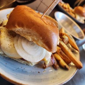 ATLAS TAVERN - Updated October 2025 - 430 Photos & 273 Reviews - 8944 ...