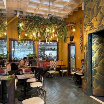 MADHOUSE CAFE - Updated May 2024 - 58 Photos & 26 Reviews - 24 Blue ...