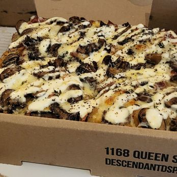 DESCENDANT DETROIT STYLE PIZZA - Updated May 2025 - 703 Photos & 479 ...