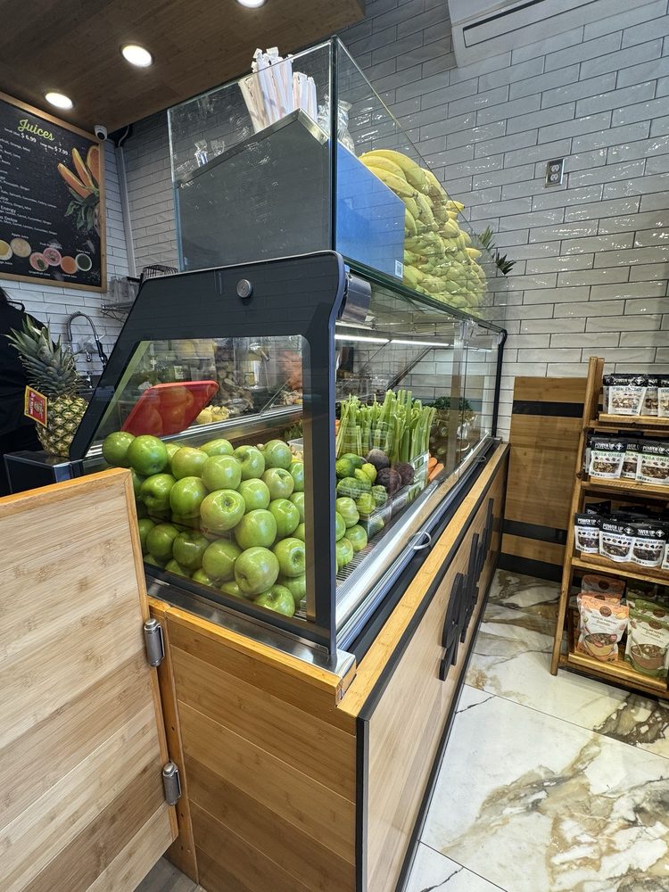 SPLASH JUICERY - Updated October 2025 - 2160 Frederick Douglass Blvd ...