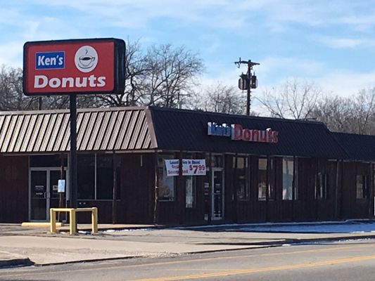 KEN’S DONUTS - Updated October 2025 - 16 Photos - 1426 W Morton St ...