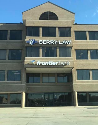 BERRY LAW - Updated December 2025 - 14 Photos & 16 Reviews - 6940 O St ...