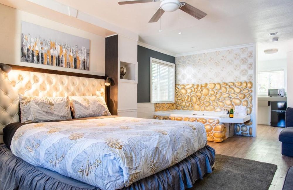 BIG BEAR SPA SUITES - Updated June 2026 - 39 Photos - 41095 Big Bear ...
