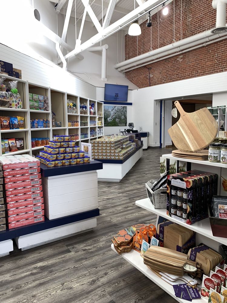 BLUE DIAMOND - Updated July 2024 - 62 Photos & 49 Reviews - 1802 C St ...