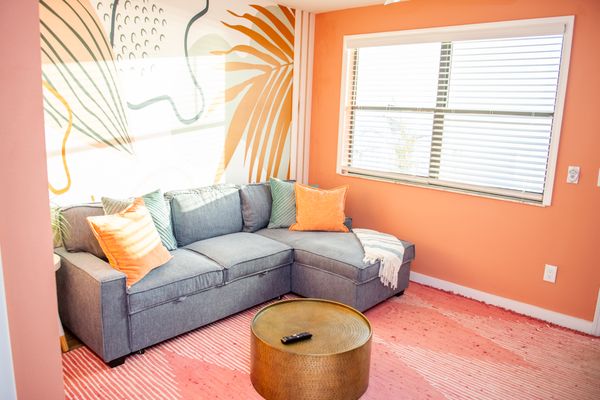 SUNBURST INN - Updated January 2026 - 43 Photos & 23 Reviews - 19204 ...