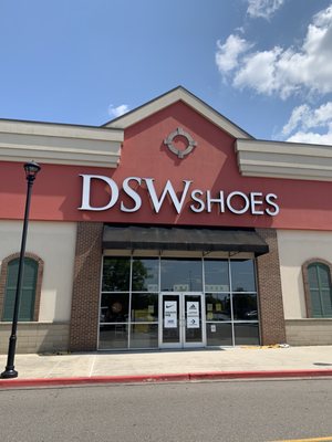 DSW DESIGNER SHOE WAREHOUSE - Updated August 2024 - 20 Photos & 13 ...
