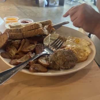 THE URBAN TAP - Updated July 2024 - 518 Photos & 295 Reviews - 216 S ...