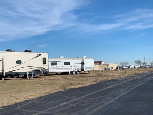 LIBERTY CROSSING RV PARK - Updated October 2025 - 4321 North I-35 ...