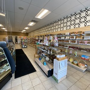 GIANNIOS CANDY - Updated May 2025 - 430 Youngstown Poland Rd, Struthers ...