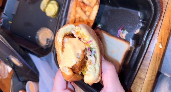 DAVE’S HOT CHICKEN - 335 N. Saddle Creek Road, Omaha, Nebraska - 64 ...