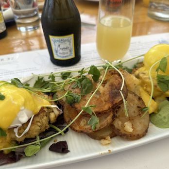 PIER 52 - Updated June 2025 - 181 Photos & 83 Reviews - 52 Ferry St ...