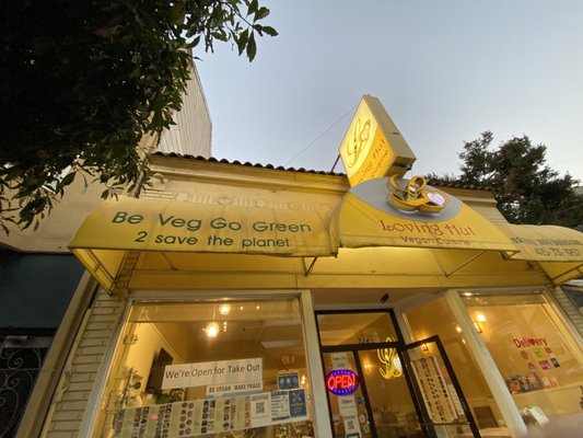 LOVING HUT - Updated July 2024 - 445 Photos & 511 Reviews - 524 Irving ...