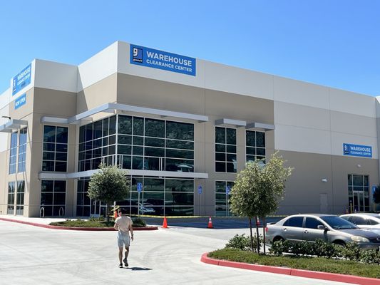 GOODWILL SOCAL RIVERSIDE WAREHOUSE CLEARANCE CENTER - Updated December ...