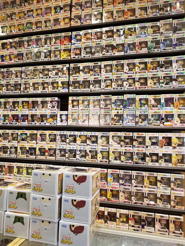 CLASSIC MATERIALS SPORTS & COLLECTIBLES - Updated June 2024 - 22 Photos ...