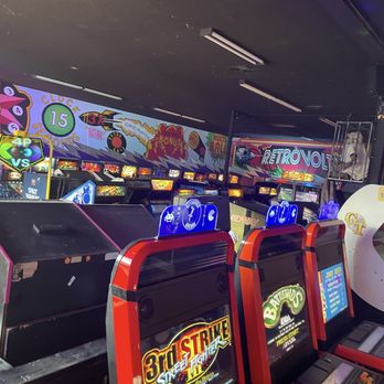 RETROVOLT ARCADE - Updated December 2025 - 279 Photos & 117 Reviews ...