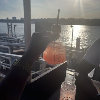 BAYLANDER STEEL BEACH - Updated October 2025 - 361 Photos & 191 Reviews ...