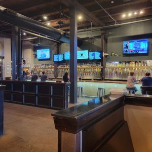 CRICKET’S GRILL & DRAFT HOUSE - 335 Photos & 443 Reviews - 211 Mary Ave ...
