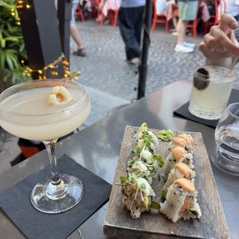 PAPERFISH SUSHI - Updated September 2025 - 440 Photos & 266 Reviews ...