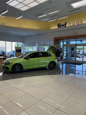 CARMAX - Updated October 2025 - 30 Photos & 30 Reviews - 4990 N Service ...