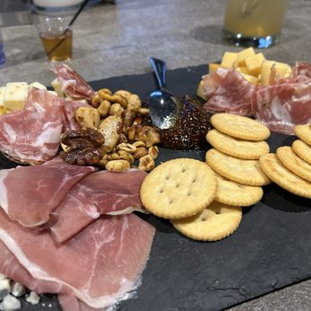 THE MASH HOUSE - Updated November 2025 - 247 Photos & 140 Reviews - 10 ...