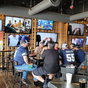 BOMBSHELLS RESTAURANT & BAR - Updated August 2024 - 290 Photos & 414 ...