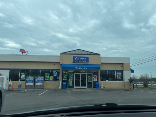 CLARKS PUMP-N-SHOP - Updated September 2025 - 480 Connector Rd ...
