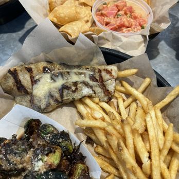 CRAZY FISH - GRILL & MARKET - Updated June 2025 - 555 Photos & 629 ...