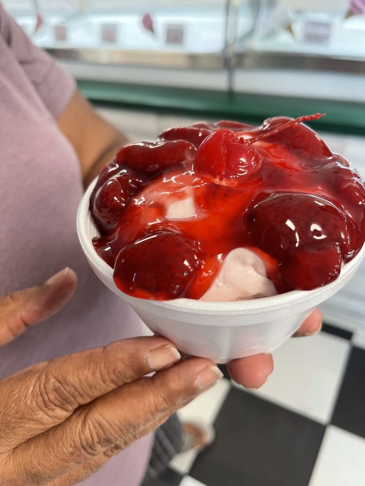 HUDSON BEACH ICE CREAM PARLOR - Updated December 2025 - 106 Photos ...