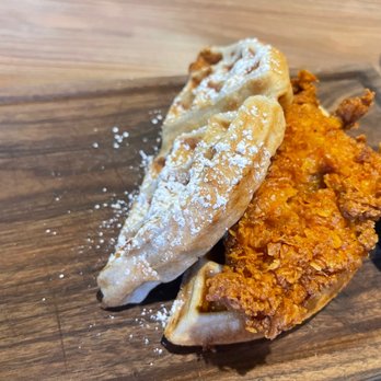 THE WINSTON - Updated December 2025 - 53 Photos & 26 Reviews - 461 N ...