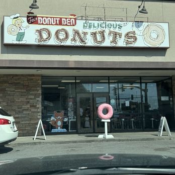 FOX’S DONUT DEN - Updated March 2025 - 267 Photos & 344 Reviews - 3900 ...
