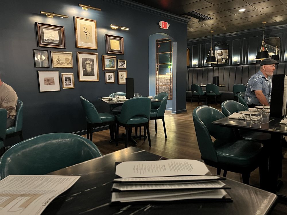 FIGARO’S MARTINI BAR + KITCHEN - Updated September 2025 - 10 Photos - 4 ...