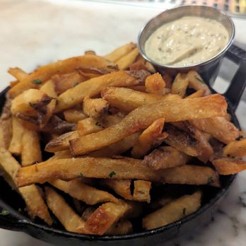 MONARQUE - Updated July 2024 - 666 Photos & 219 Reviews - 1010 Fleet St ...