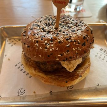 GORDON RAMSAY BURGER - 885 Photos & 452 Reviews - 2 E Ontario St ...