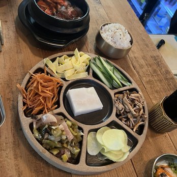 HAN OAK - Updated January 2025 - 1097 Photos & 394 Reviews - 511 NE ...