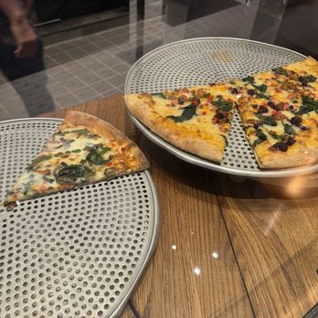 MONEYLINE PIZZA & BAR - Updated August 2024 - 1285 Photos & 979 Reviews ...