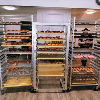 CAROL LEE DONUTS - Updated December 2025 - 90 Photos & 240 Reviews ...