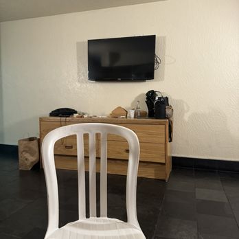 SNOOTY FOX MOTOR INN - Updated October 2025 - 24 Photos & 37 Reviews ...