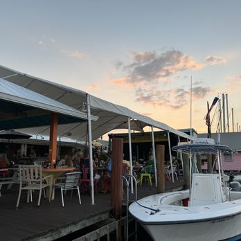 DOCKSIDE BAR AND GRILL - Updated March 2025 - 65 Photos & 79 Reviews ...